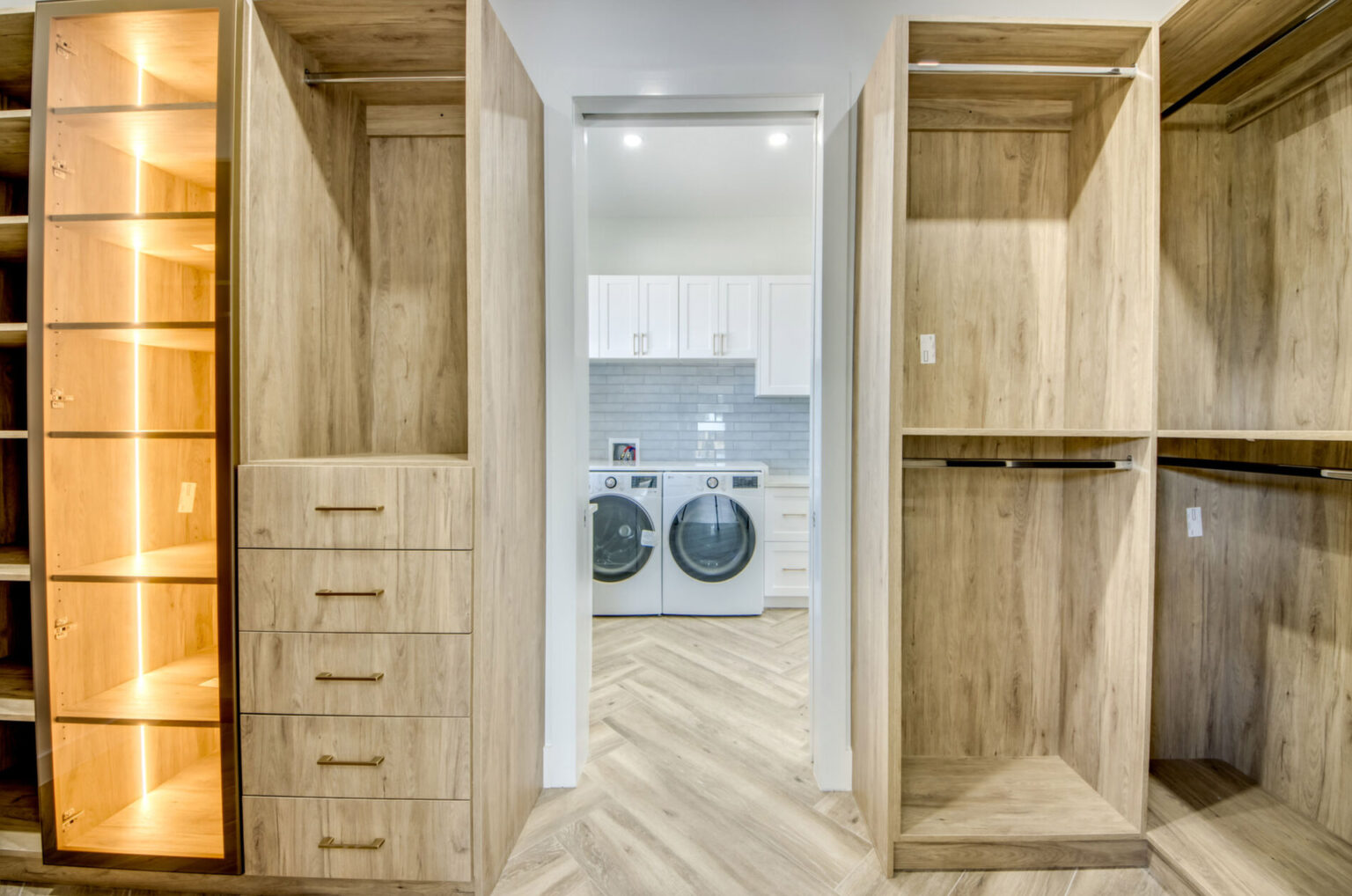 Space Design - Amiri Development
